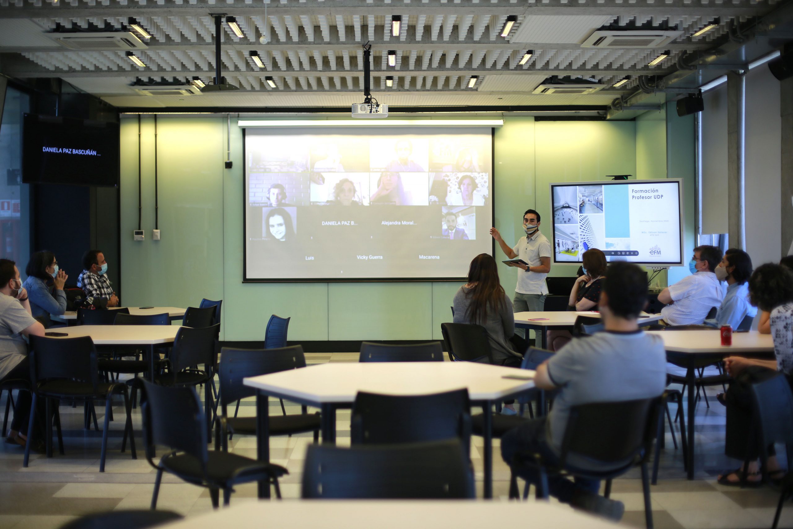 Facultad de Educación inaugura sala híbrida – Facultad de Educación UDP